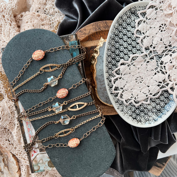 Del Mae – Guilded Grey