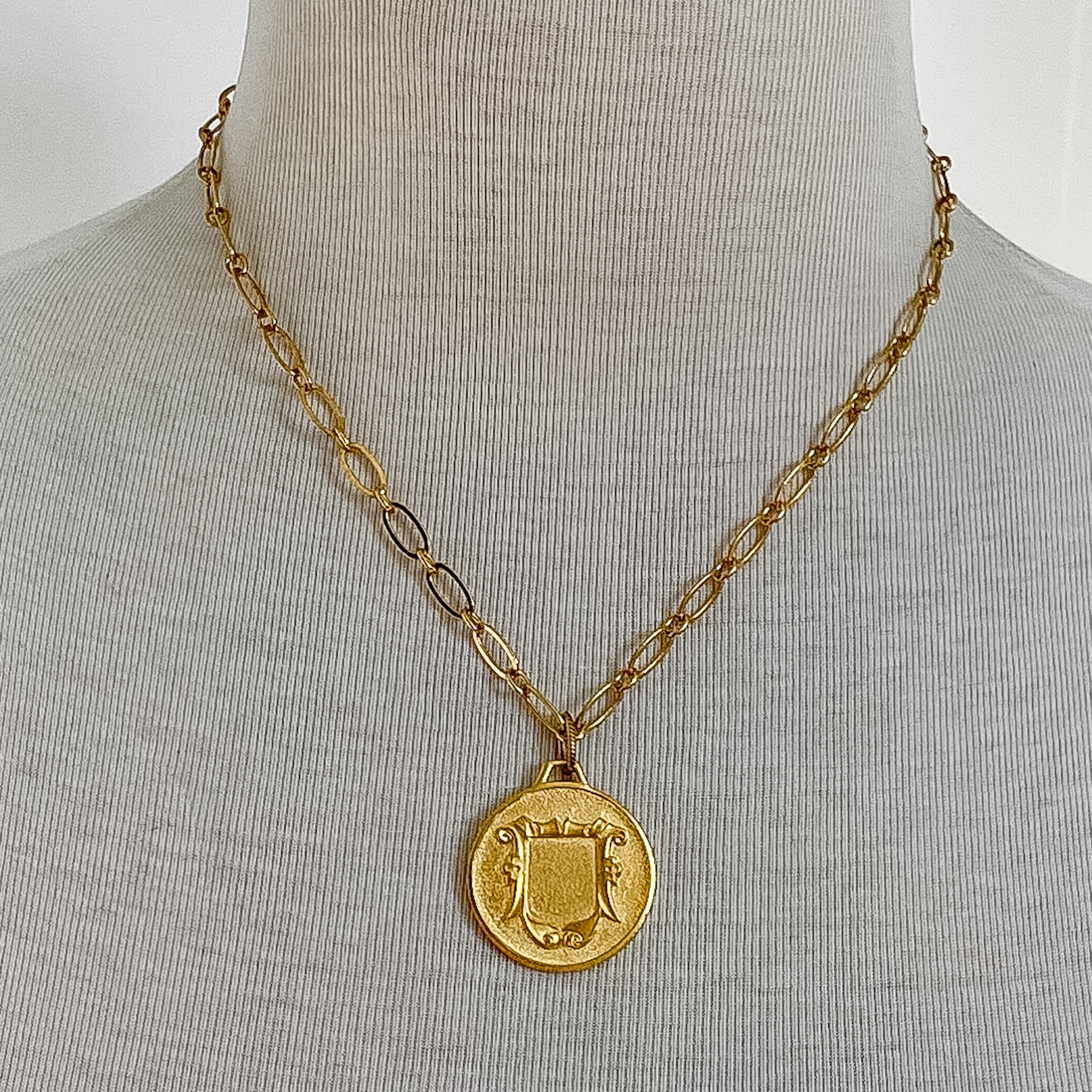 Atlas – Guilded Grey